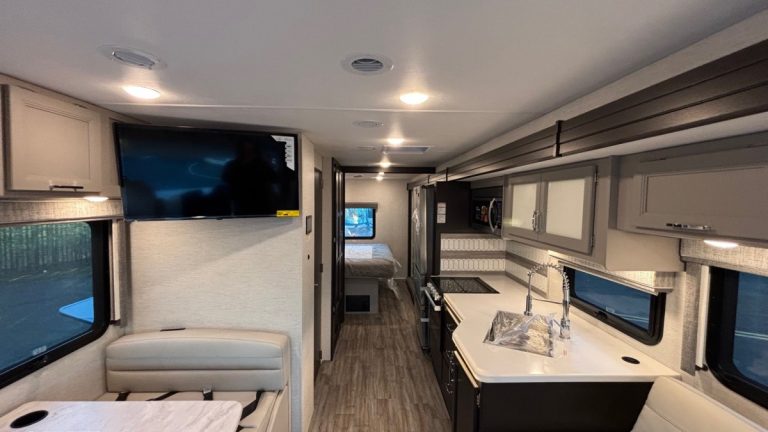 2026 THOR Luminate Range - Signature RV - Signature Motorhomes