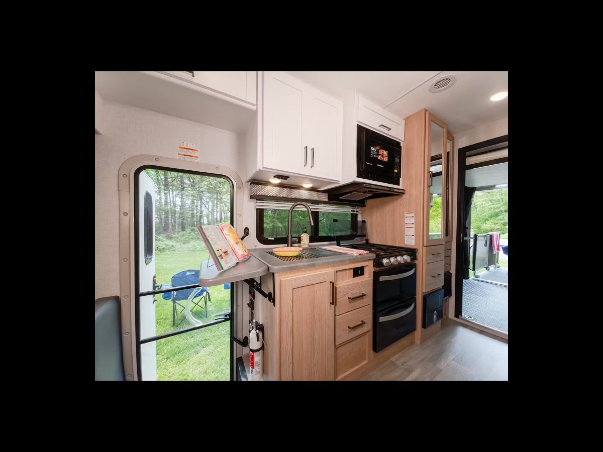 2026 THOR Outlaw Class C - Signature RV - Signature Motorhomes