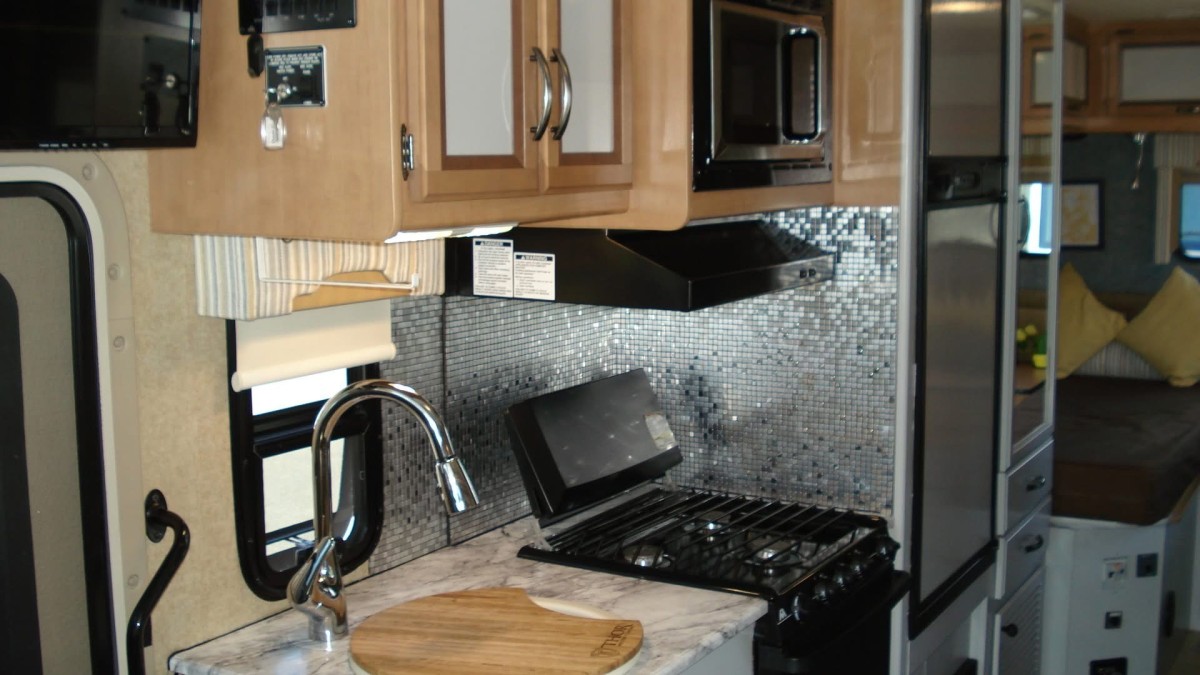 2015 THOR Vegas 24.1 - Signature RV - Signature Motorhomes