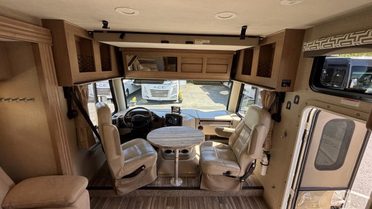 2019 Model THOR ACE 30.3 - Signature RV - Signature Motorhomes